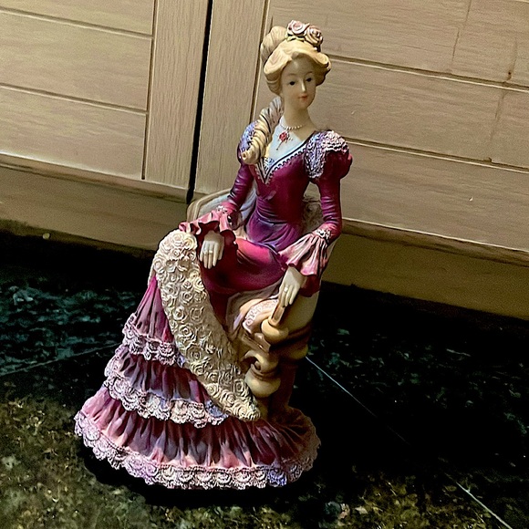 Touch of Class | Accents | Victorian Lady Statue | Poshmark